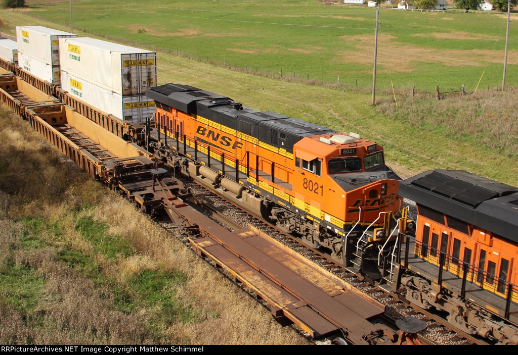 BNSF 8021